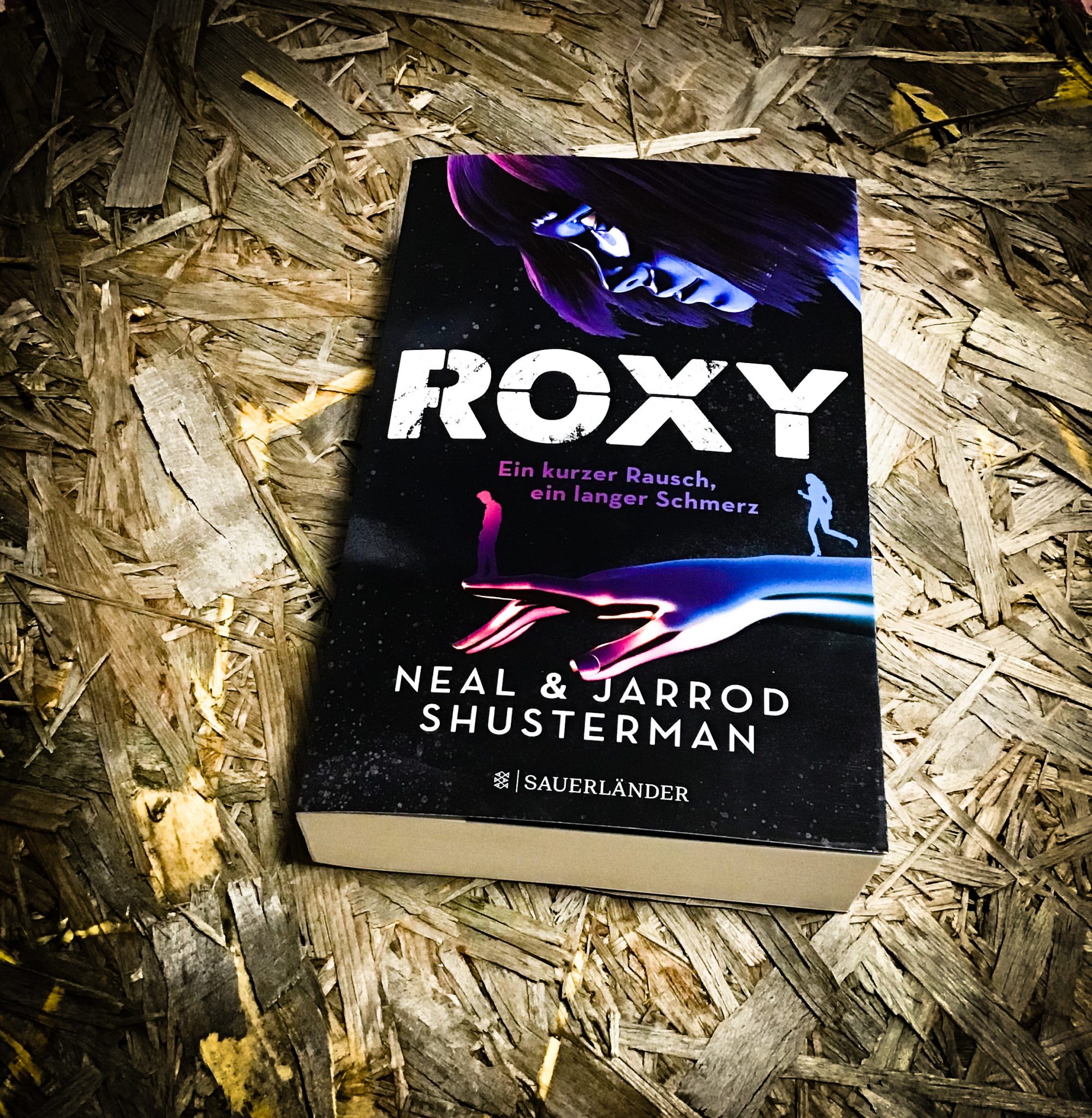 Rezension: ROXY – Ein kurzer Rausch, ein langer Schmerz | Neal & Jarrod ...
